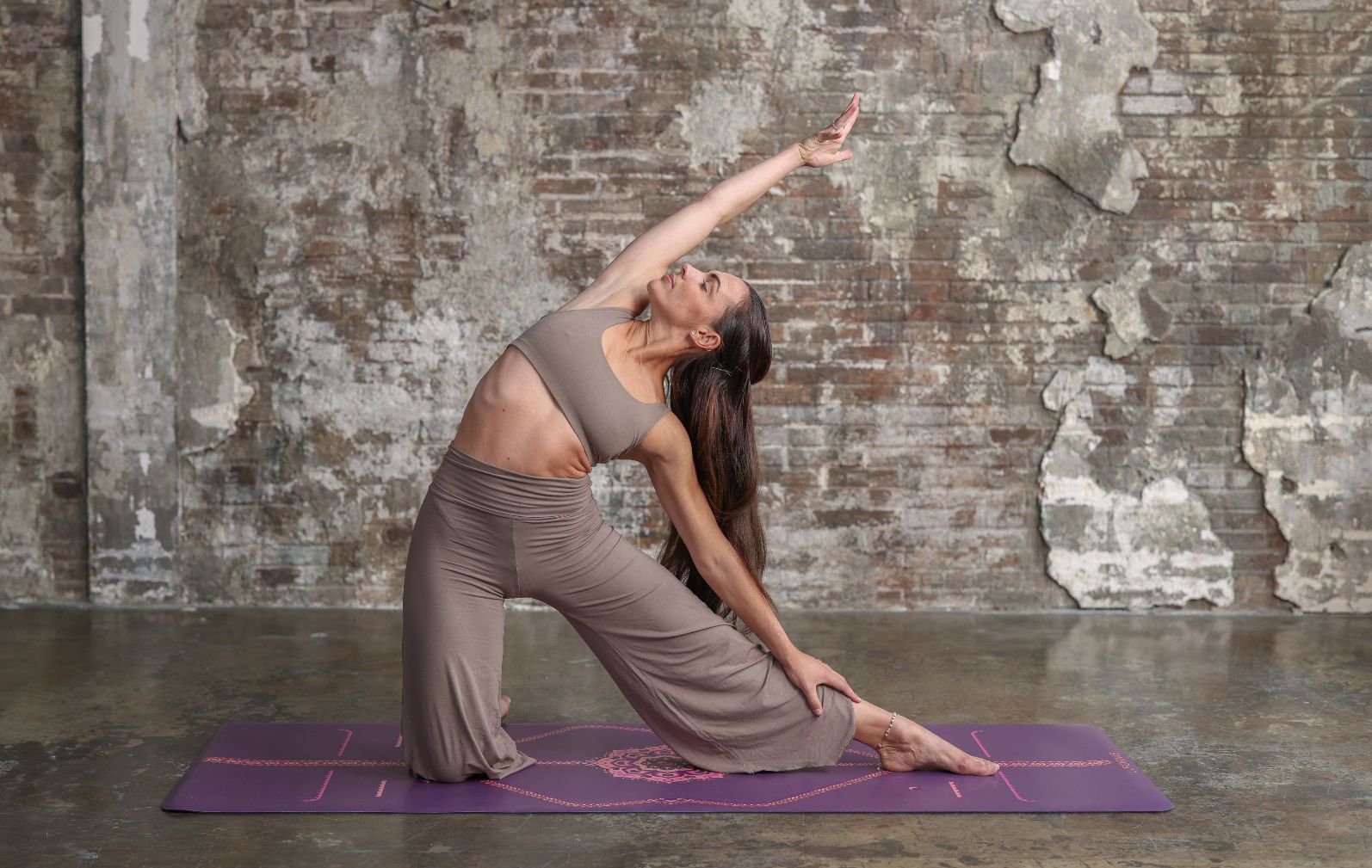 How to Do Gate Pose (Parighasana) | Liforme